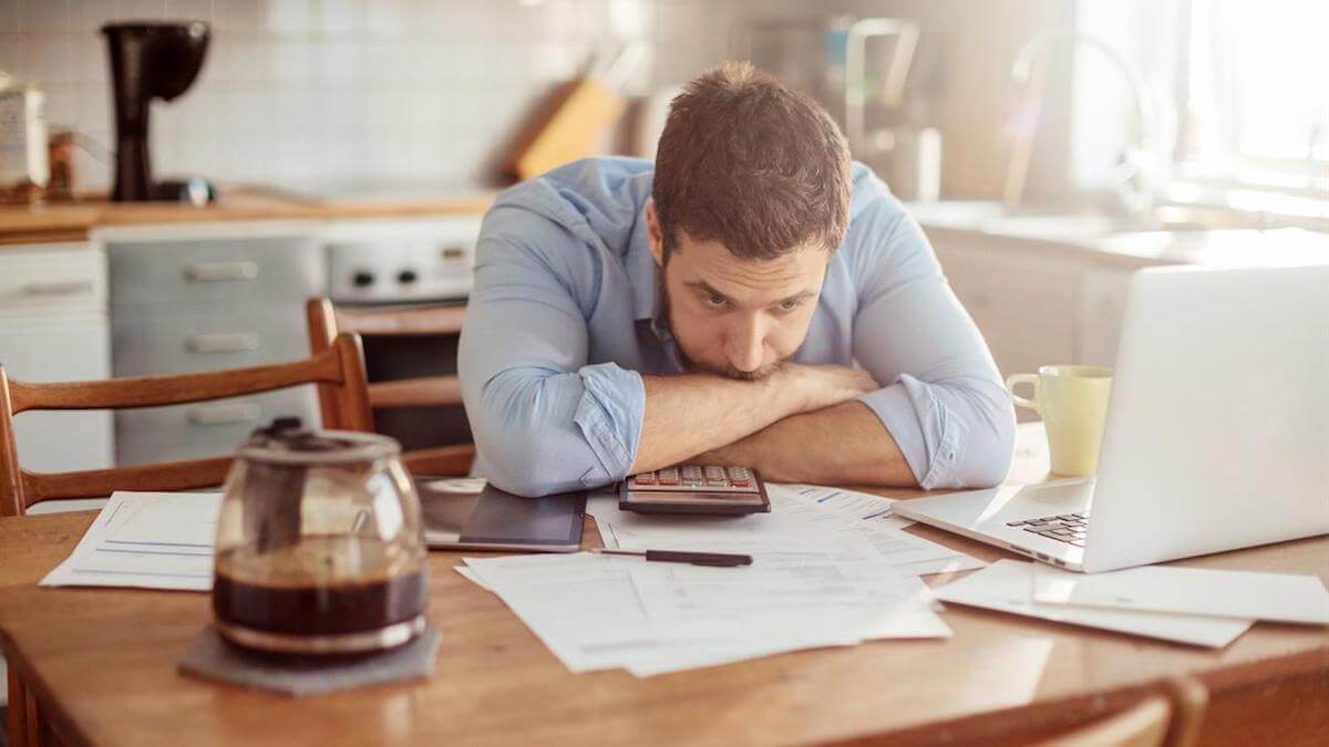 Pros and Cons of Debt Consolidation & How to Choose | FinanceBuzz