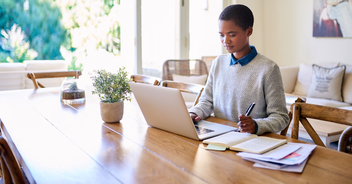 14 Work-from-Home Jobs That Pay at Least $20 an Hour | FinanceBuzz