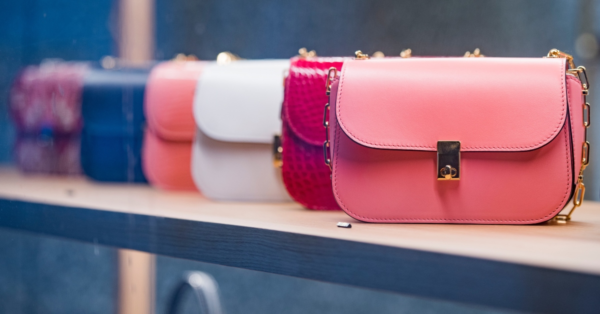 12 Vintage Purses That Are Worth a Fortune Today | FinanceBuzz