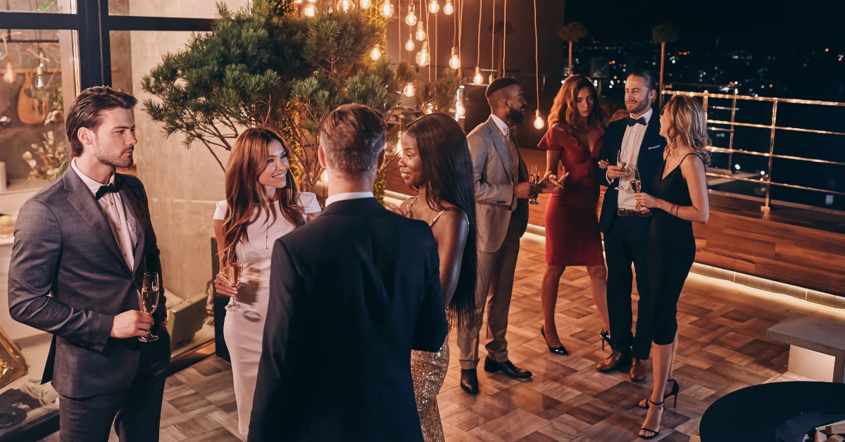 The 15 Financial Habits of Ridiculously Wealthy People | FinanceBuzz