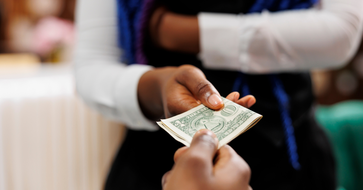 10 Holiday Tipping Rules Most People Get Wrong | FinanceBuzz