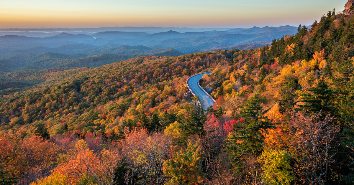 10 Affordable Towns Known for Their Spectacular Fall Foliage | FinanceBuzz