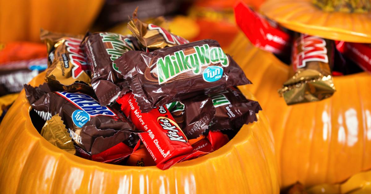 Halloween Candy Prices Are up 78%, but These 6 Stores Have the Best ...